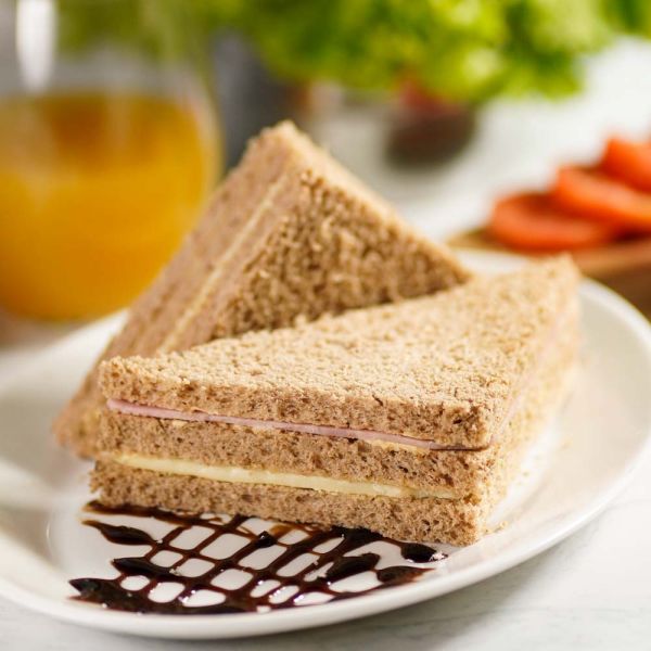 SANDWICH DE JAMON Y QUESO INTEGRAL X UN.